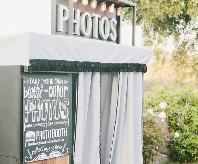 Inspirasi Photobooth Keren untuk Pesta Pernikahanmu - Wedding Market